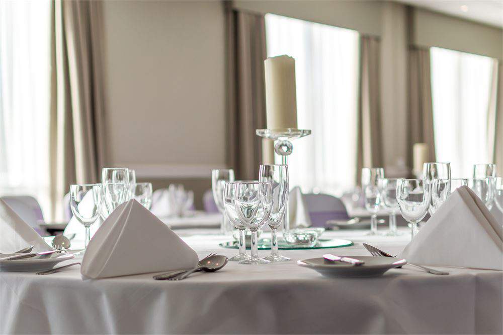 Holiday Inn Leeds - Garforth Wedding Venue Leeds, West Yorkshire